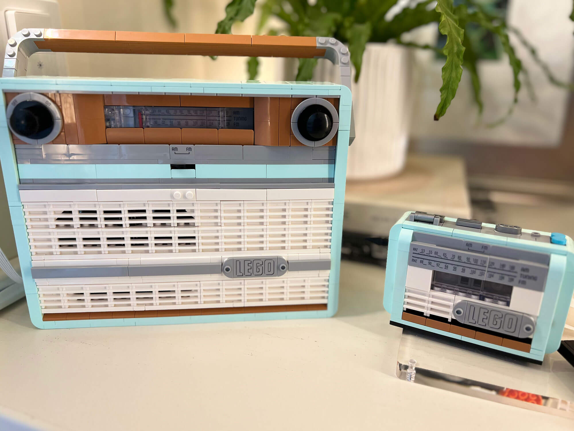 Act2Art | LEGO Retro Radio Upgrade - 1970s Charm with 2020s Technology